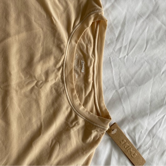SKIMS | Tops | Skims Fits Everybody Tshirt Bodysuit In Sand Nwts Size ...